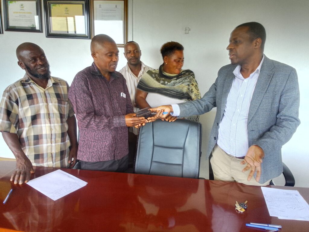 Entebbe Mayor His Worship Rulinda resolves Katabi – Kitubulu local ...